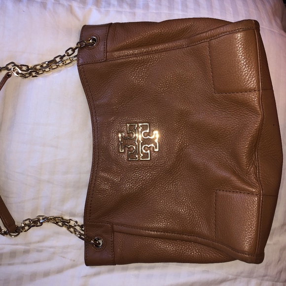 Tory Burch | Bags | Tory Burch Tan Slouchy Tote Bag With Gold Chain | Poshmark